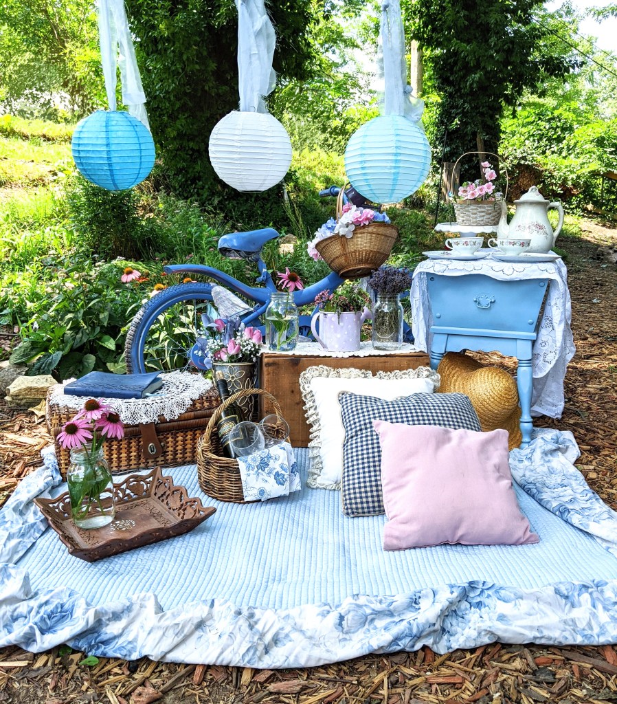 Backyard Picnic Ideas on a Budget – Comfy Lane Cottage