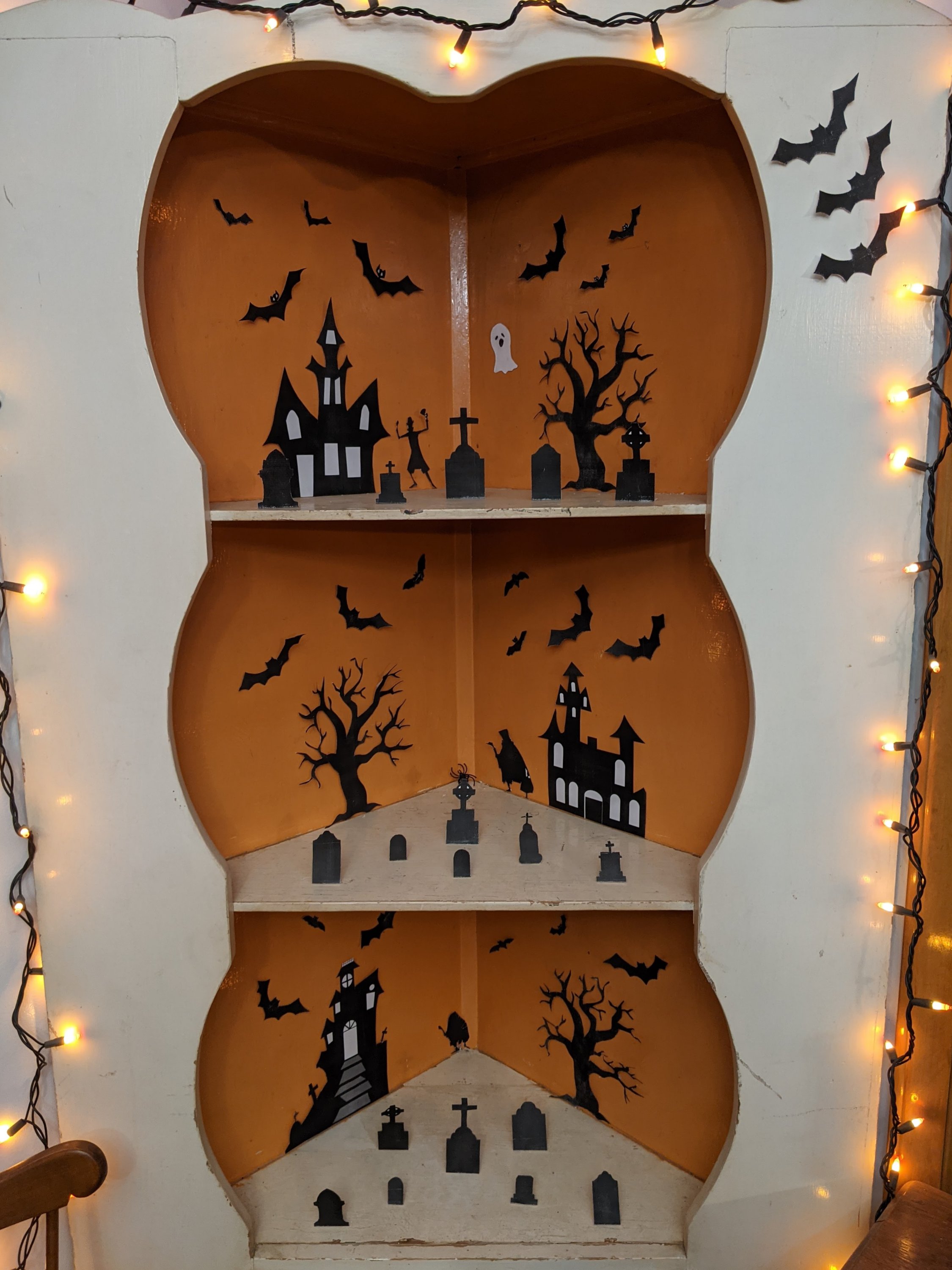 SPOOKTACULAR SHELVES FOR HALLOWEEN… Creative Decorating with a Bit of ...