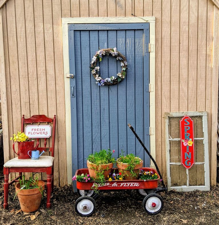 Ways to Repurpose Old Wagons… In Your Home & Garden – Comfy Lane Cottage