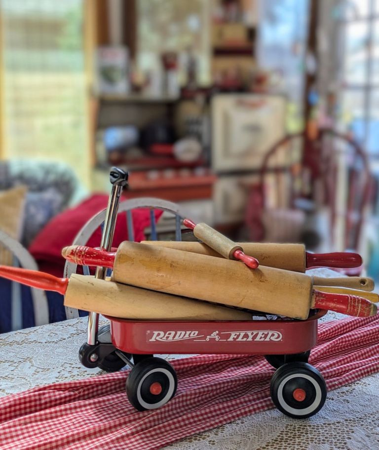 Ways to Repurpose Old Wagons… In Your Home & Garden – Comfy Lane Cottage