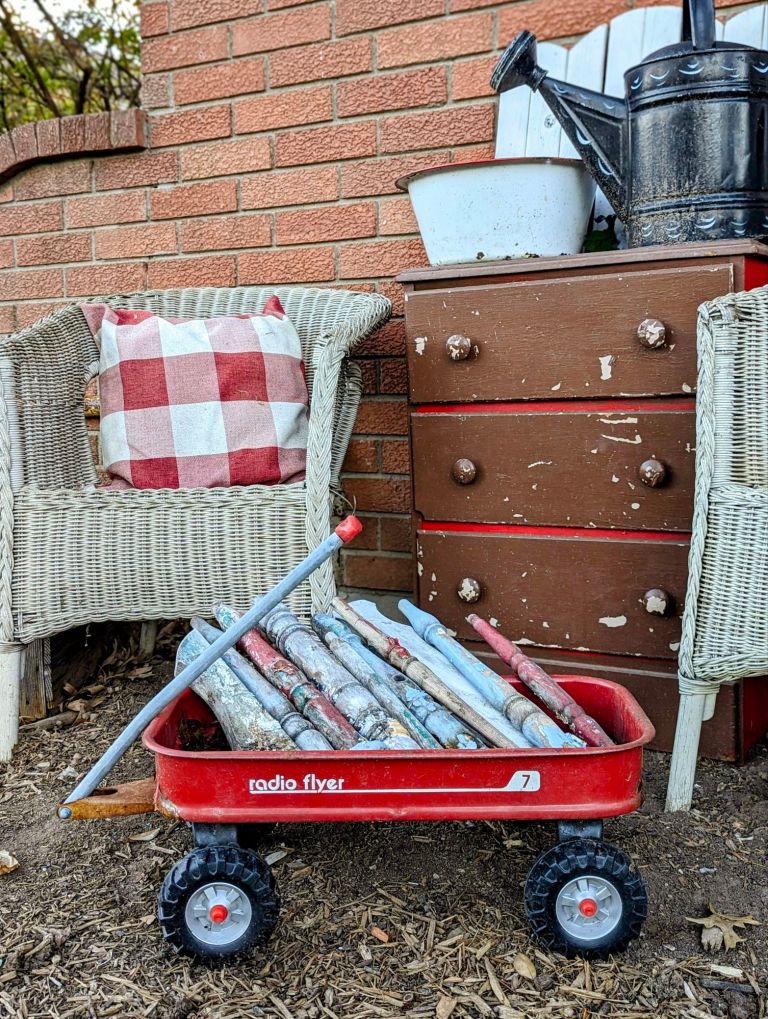 Ways to Repurpose Old Wagons… In Your Home & Garden – Comfy Lane Cottage