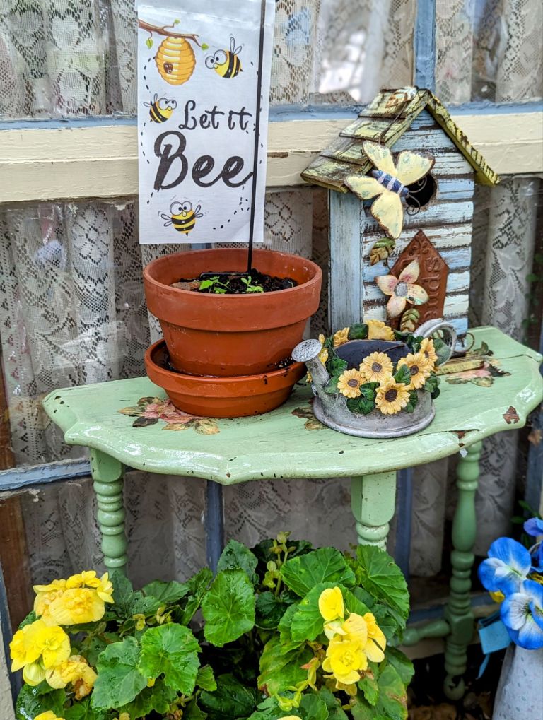 Summer Cottage Decor🌻🐝 Featuring Sunflowers & Bees – Comfy Lane Cottage