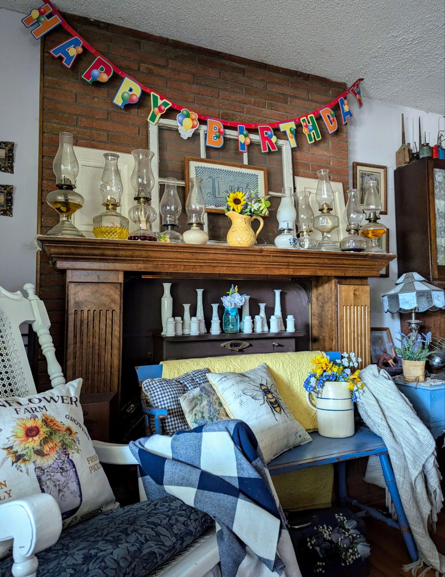Summer Cottage Decor🌻🐝 Featuring Sunflowers & Bees – Comfy Lane Cottage