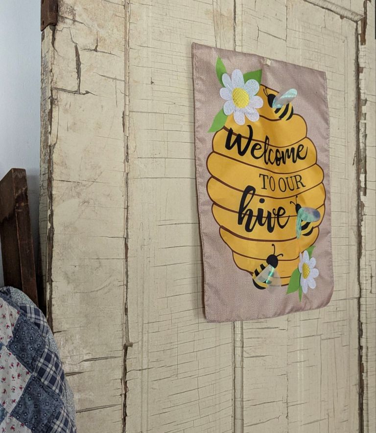 Summer Cottage Decor🌻🐝 Featuring Sunflowers & Bees – Comfy Lane Cottage