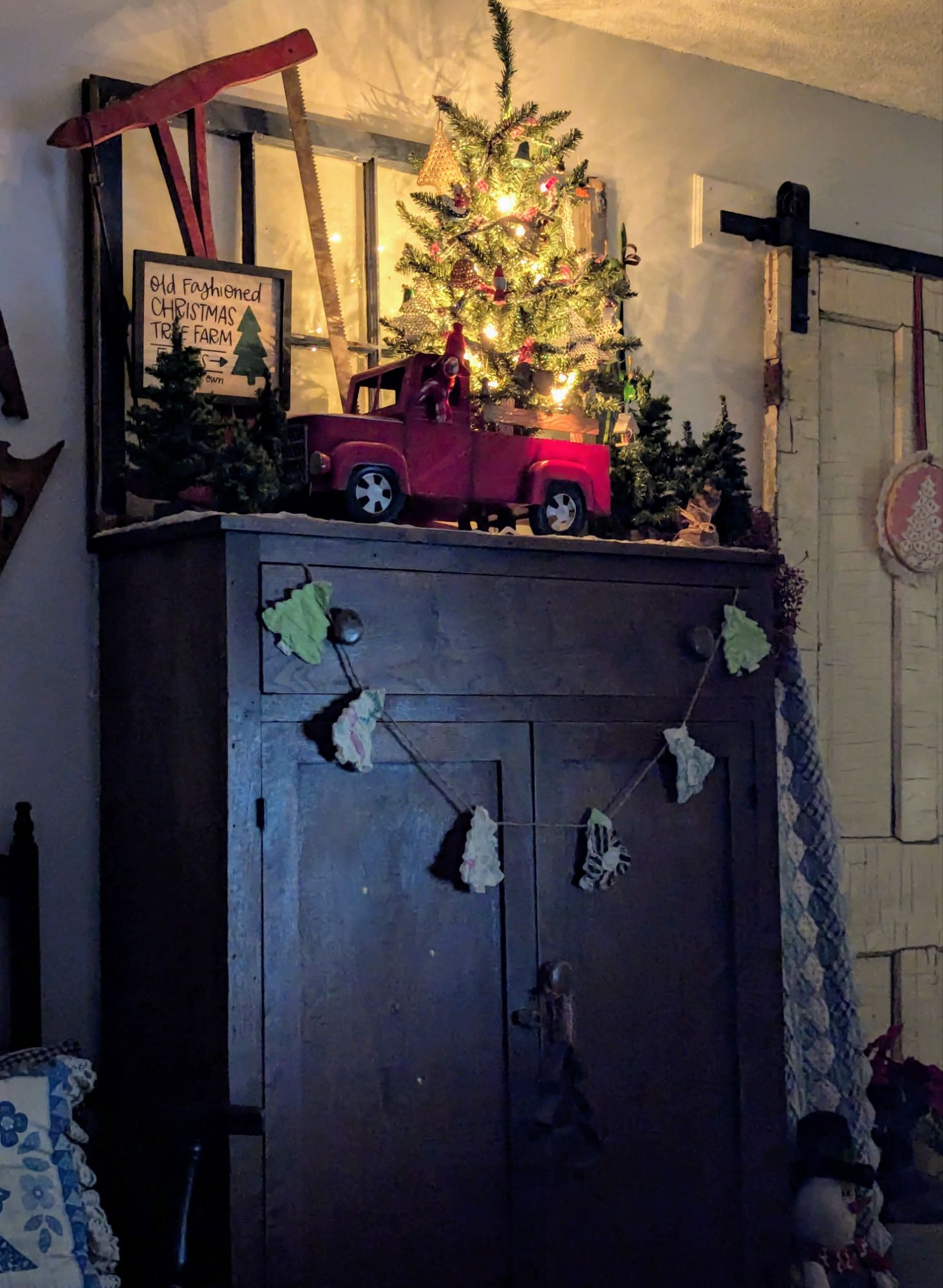 Country Cottage Christmas Tour… at Comfy Lane Cottage – Comfy Lane Cottage